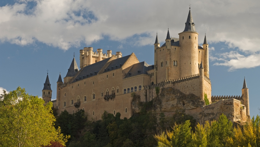 El Alcazar De Segovia: The Spanish Castle That Inspired Walt Disney ...